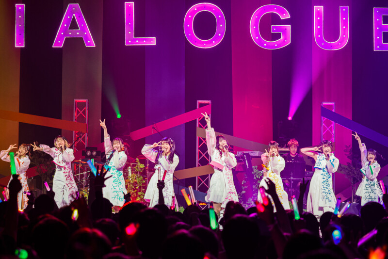 DIALOGUE+ 5thアニバーサリーライブツアー「DIALOGUE+学概論」が東京公演で完結。3rdアルバムリリースを発表 | moca